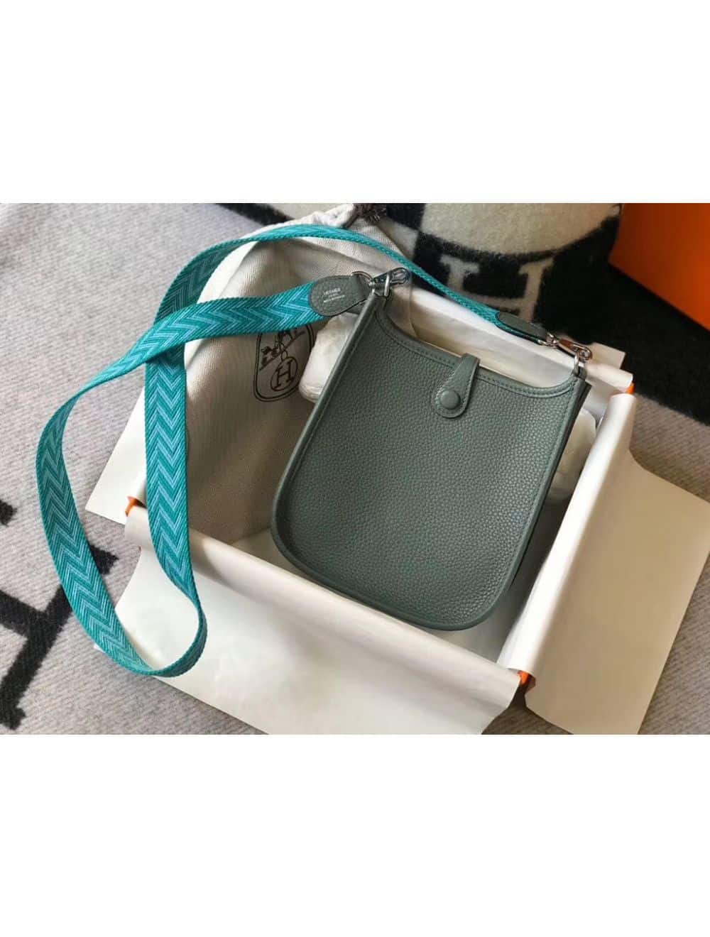 Hermes TPM " Evelyne III " Vert Amande Clemence Leather Bag
