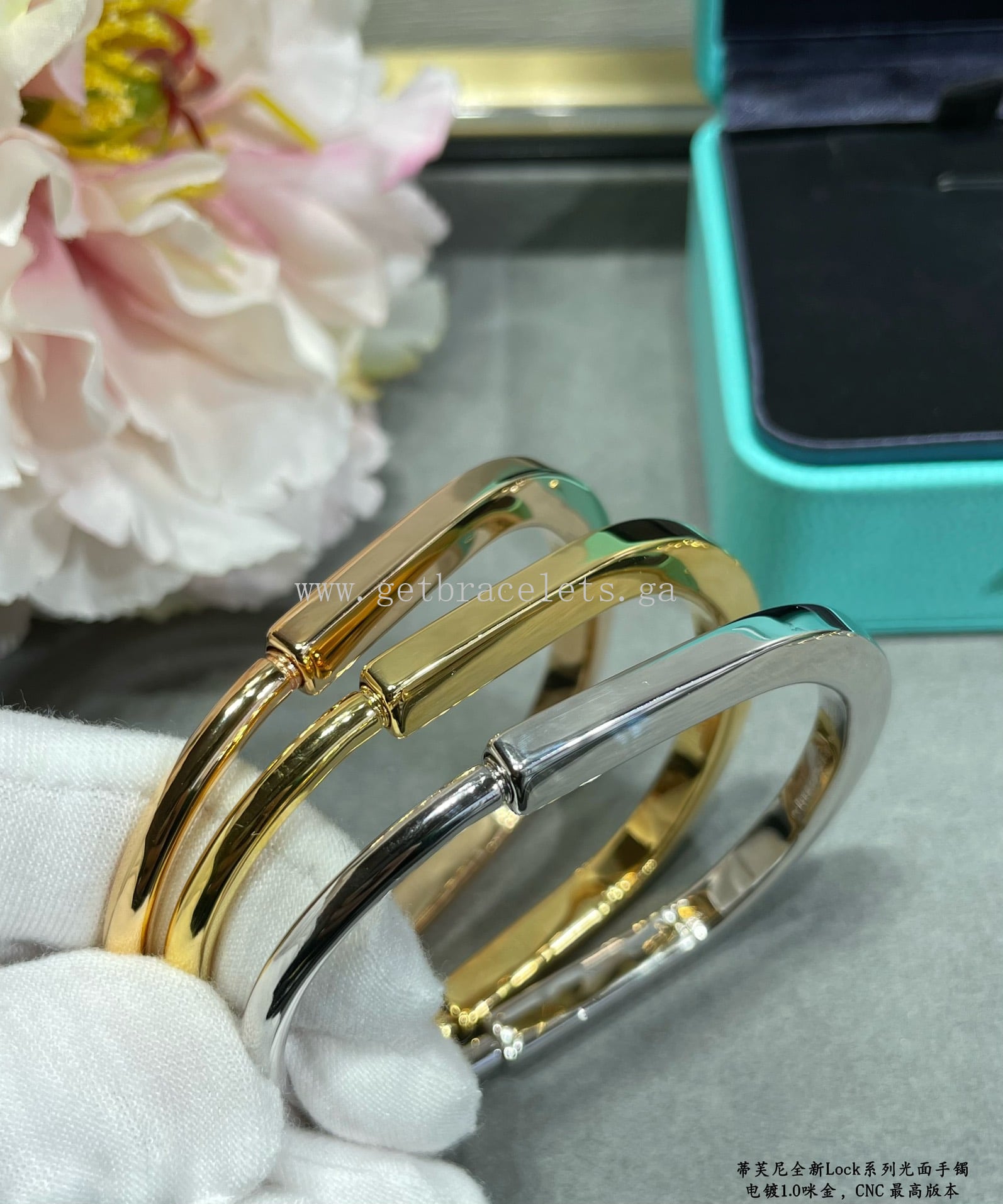 Tiffany Lock Bangle in White Gold/Rose Gold/Yellow Gold/Yellow Gold - copy